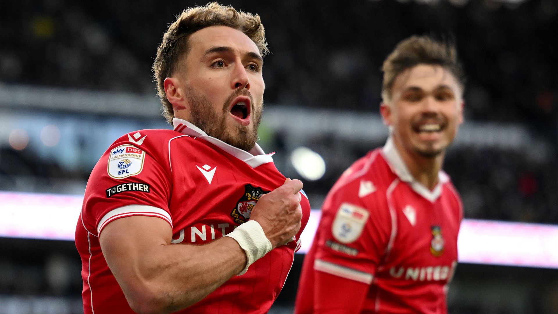 Wrexham sueña con el ascenso tras vencer al Derby 2-1, destacando el ...